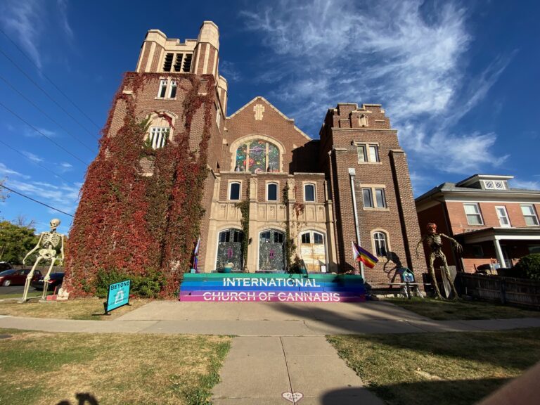 25 Best Things to Do in Denver Alone: Solo Female Travel & Digital ...