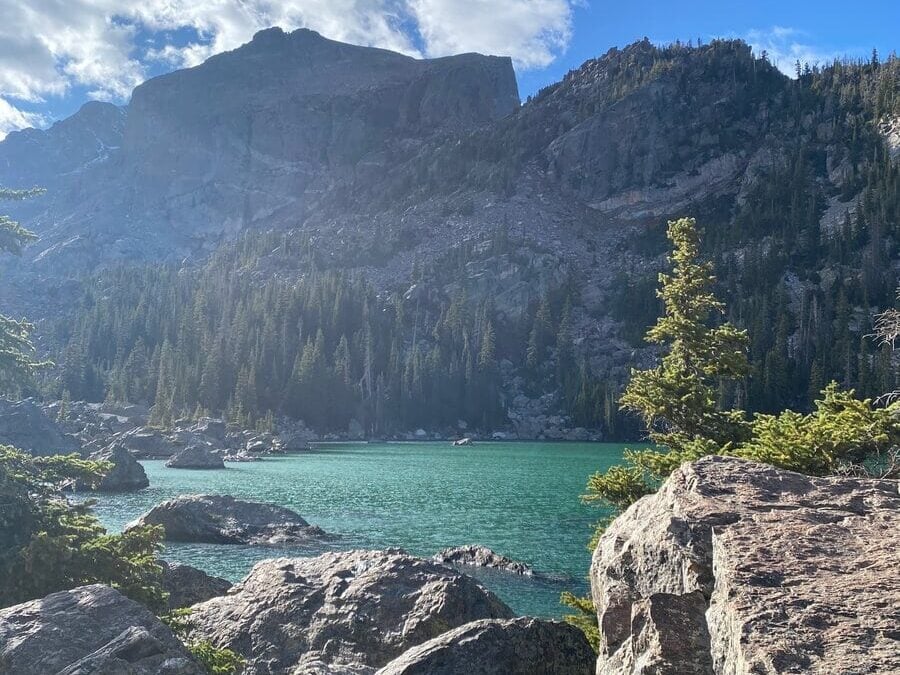 Lake Haiyaha Hike Guide: How to Visit RMNP’s Turquoise Lake With ...